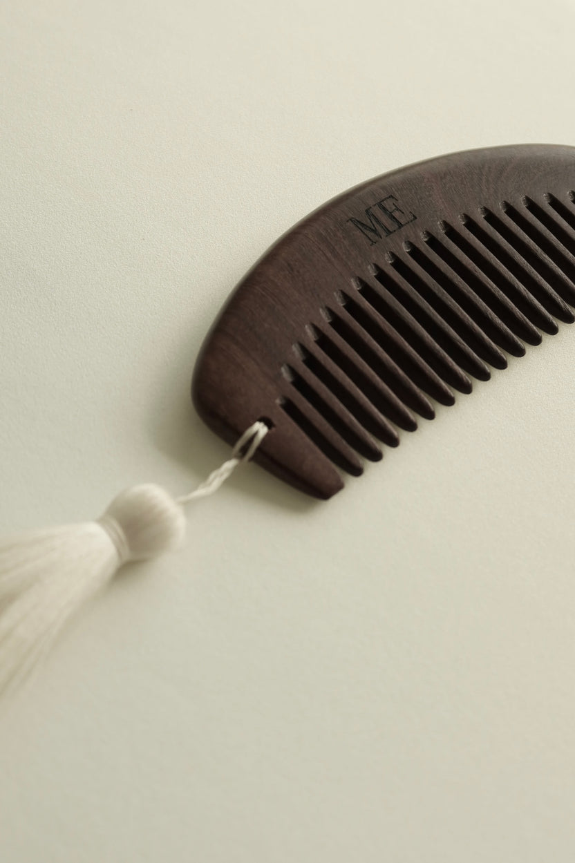 The Silk Comb – Borne